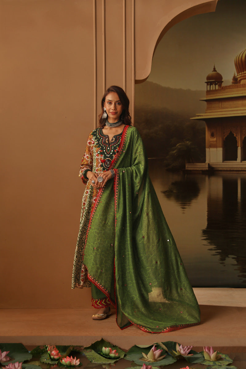 HEENA KALIDAAR KURTA WITH PANT AND DUPATTA - SET OF 3 – Tasha India